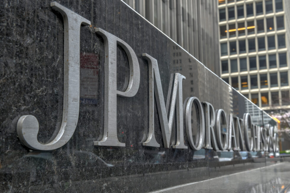 JPMorgan First to Deploy AI Bank-Wide: Impact Analysis